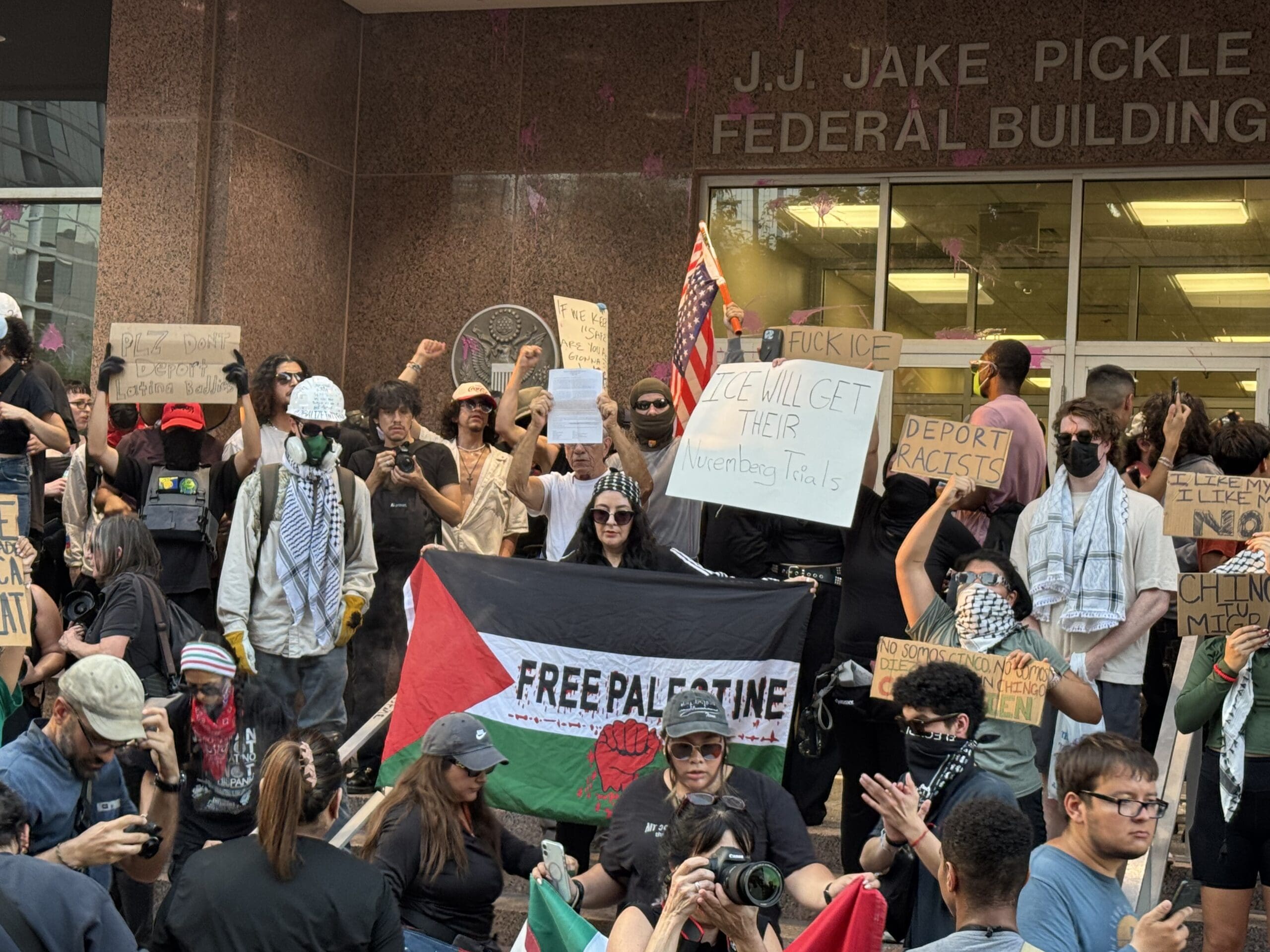 Austin ‘Solidarity with LA’ Protest Blocks Traffic to Surround Federal ...
