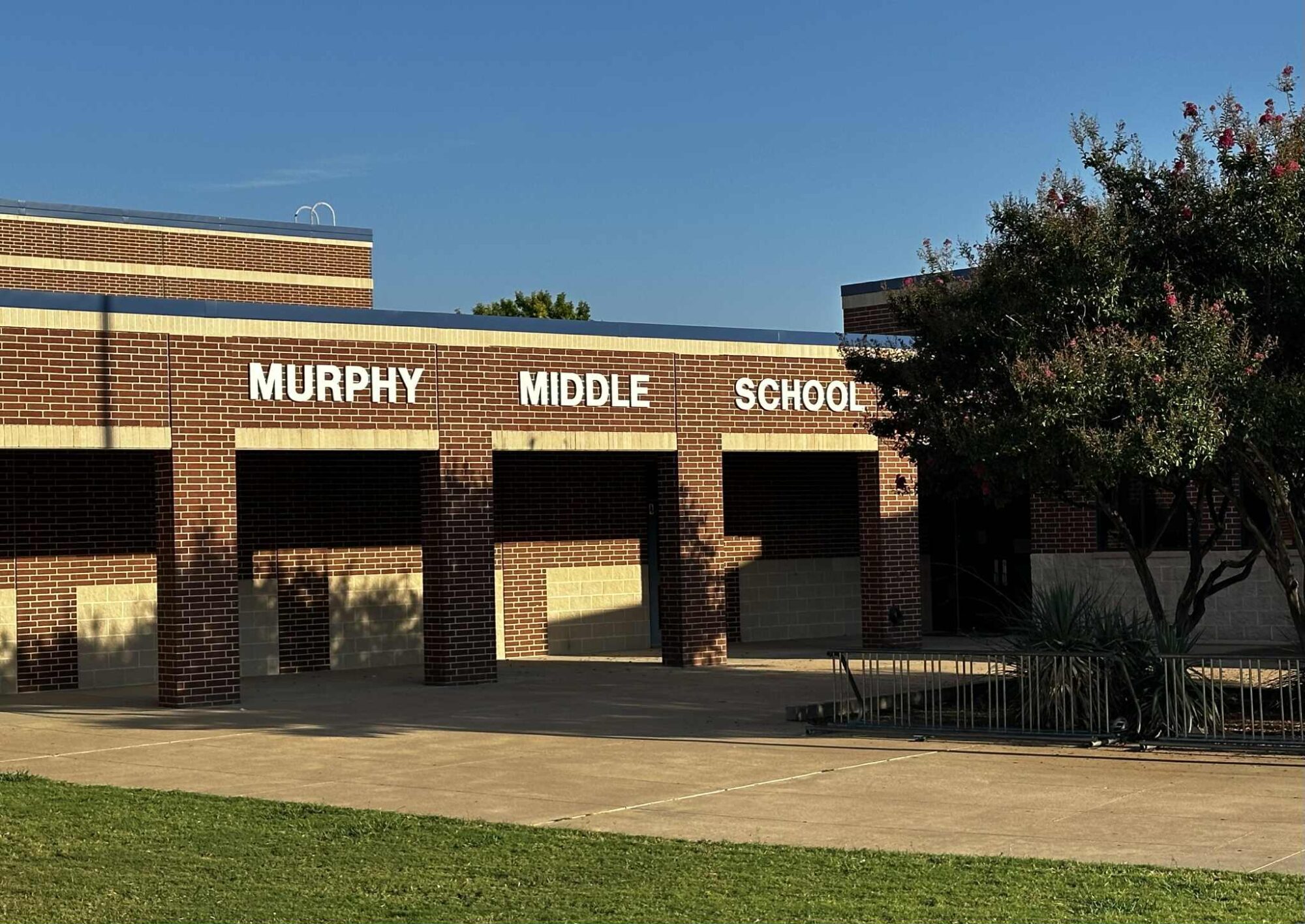 Plano ISD Closes Moldy Murphy Middle School for More Mitigation - Texas ...